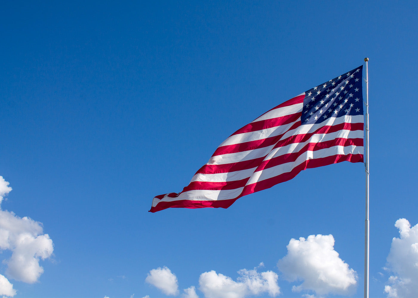 Top-Rated Commercial Flagpoles and American Flags - Made in USA™